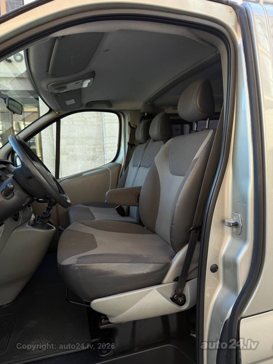 Pelēks Renault Trafic 2013 Tallina, ar dzinēja tilpumu 2.00 L un nobraukumu 211 tūkst. km par 8999 €, foto 20 vietnē AUTOMOTO.COM.LV