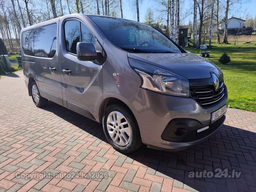 Pelēks Renault Trafic 2015 Tallina, ar dzinēja tilpumu 1.60 L un nobraukumu 279 tūkst. km par 12800 €, foto 1 vietnē AUTOMOTO.COM.LV