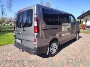 Pelēks Renault Trafic 2015 Tallina, ar dzinēja tilpumu 1.60 L un nobraukumu 279 tūkst. km par 12800 €, foto 3 vietnē AUTOMOTO.COM.LV