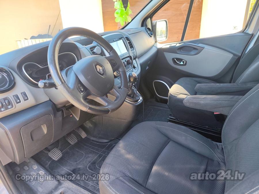 Pelēks Renault Trafic 2015 Tallina, ar dzinēja tilpumu 1.60 L un nobraukumu 279 tūkst. km par 12800 €, foto 7 vietnē AUTOMOTO.COM.LV