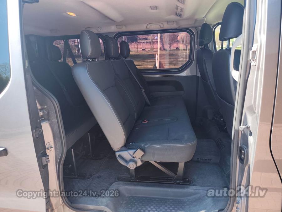 Pelēks Renault Trafic 2015 Tallina, ar dzinēja tilpumu 1.60 L un nobraukumu 279 tūkst. km par 12800 €, foto 10 vietnē AUTOMOTO.COM.LV
