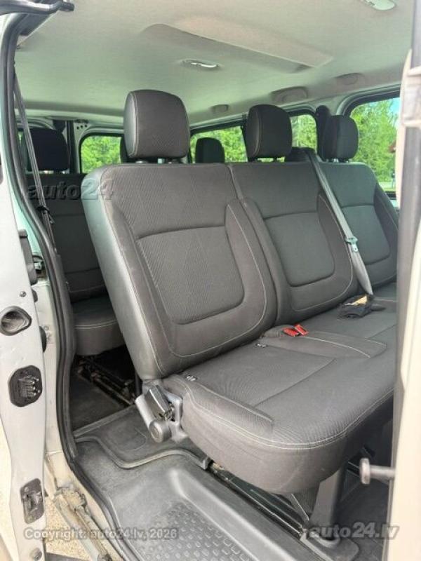 Pelēks Renault Trafic 2016 Veru, ar dzinēja tilpumu 1.60 L un nobraukumu 143 tūkst. km par 13500 €, foto 4 vietnē AUTOMOTO.COM.LV