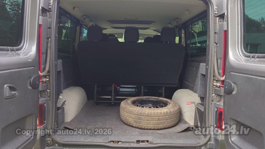 Pelēks Renault Trafic 2016 Tallina, ar dzinēja tilpumu 1.60 L un nobraukumu 217 tūkst. km par 6000 €, foto 7 vietnē AUTOMOTO.COM.LV