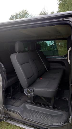 Pelēks Renault Trafic 2016 Tallina, ar dzinēja tilpumu 1.60 L un nobraukumu 217 tūkst. km par 6000 €, foto 8 vietnē AUTOMOTO.COM.LV