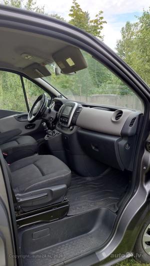 Pelēks Renault Trafic 2016 Tallina, ar dzinēja tilpumu 1.60 L un nobraukumu 217 tūkst. km par 6000 €, foto 9 vietnē AUTOMOTO.COM.LV