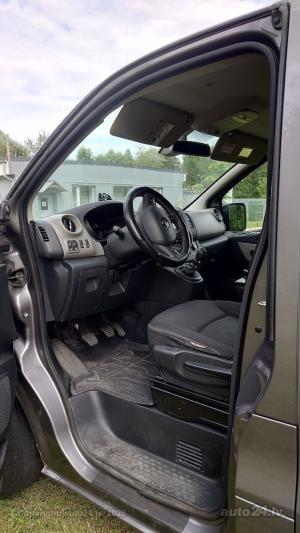 Pelēks Renault Trafic 2016 Tallina, ar dzinēja tilpumu 1.60 L un nobraukumu 217 tūkst. km par 6000 €, foto 10 vietnē AUTOMOTO.COM.LV