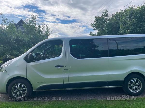 Grey Renault Trafic 2017 in Tallinn, with an engine capacity of 1.60 L and mileage of 275 thousand km for 12900 €, photo 1 on AUTOMOTO.COM.LV
