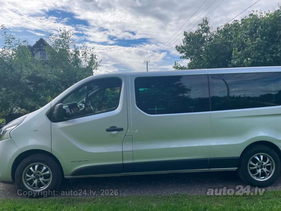 Pelēks Renault Trafic 2017 Tallina, ar dzinēja tilpumu 1.60 L un nobraukumu 275 tūkst. km par 12900 €, foto 1 vietnē AUTOMOTO.COM.LV
