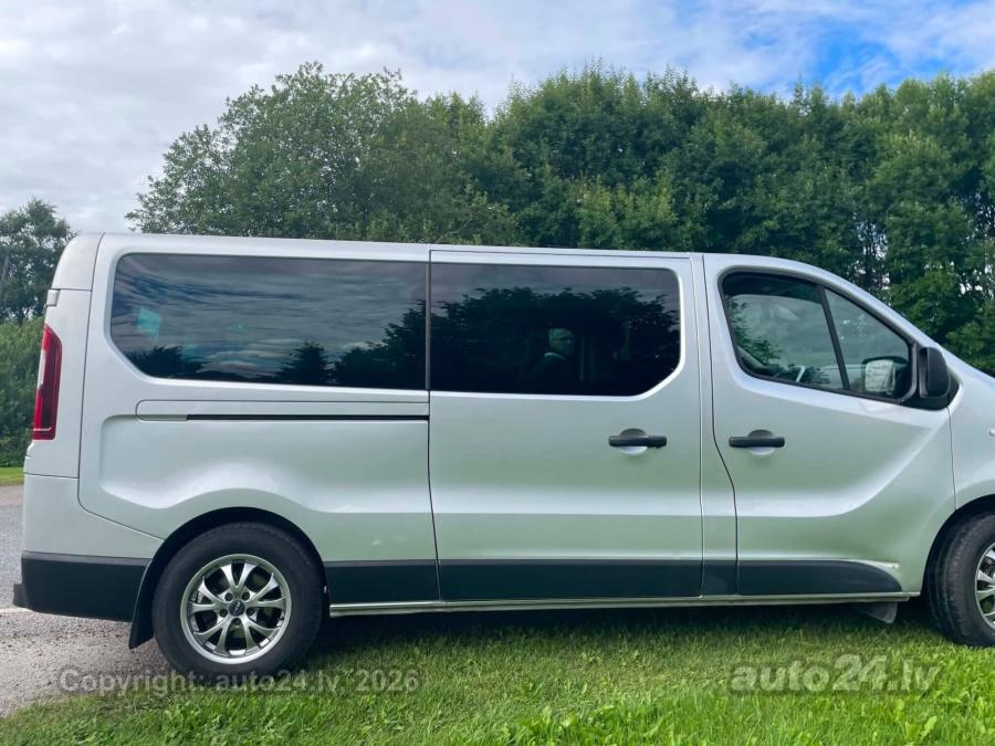Pelēks Renault Trafic 2017 Tallina, ar dzinēja tilpumu 1.60 L un nobraukumu 275 tūkst. km par 12900 €, foto 11 vietnē AUTOMOTO.COM.LV