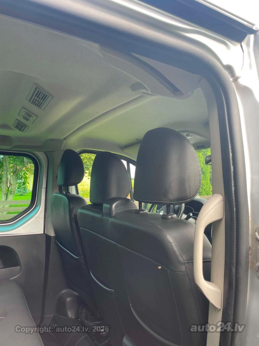Pelēks Renault Trafic 2017 Tallina, ar dzinēja tilpumu 1.60 L un nobraukumu 275 tūkst. km par 12900 €, foto 12 vietnē AUTOMOTO.COM.LV