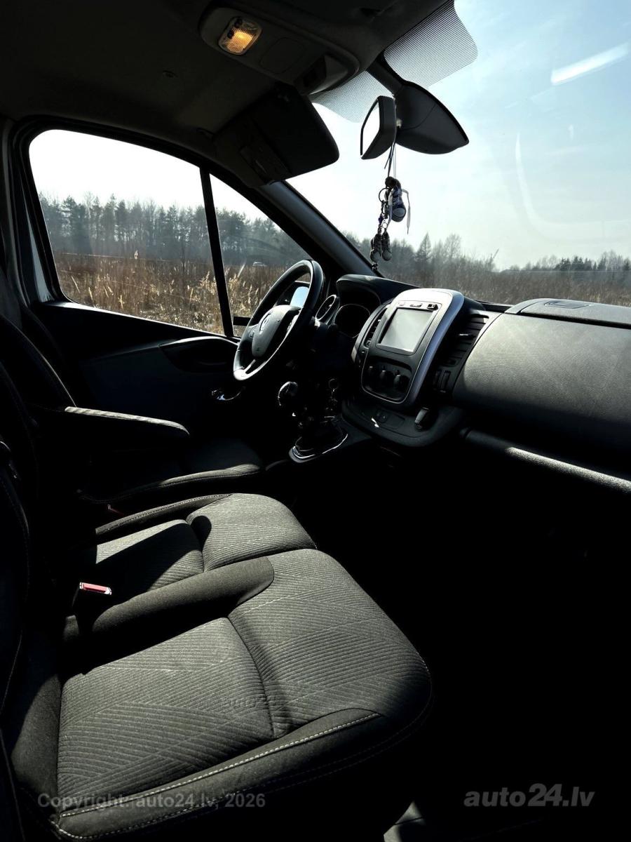 Grey Renault Trafic 2018 in Johvi, with an engine capacity of 1.60 L and mileage of 0 thousand km for 12500 €, photo 10 on AUTOMOTO.COM.LV