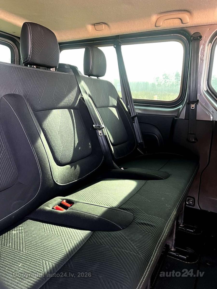 Grey Renault Trafic 2018 in Johvi, with an engine capacity of 1.60 L and mileage of 0 thousand km for 12500 €, photo 11 on AUTOMOTO.COM.LV