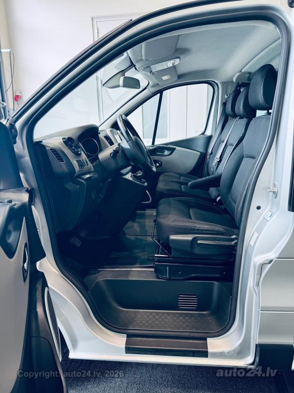 Pelēks Renault Trafic 2018 Pērnava, ar dzinēja tilpumu 1.60 L un nobraukumu 222 tūkst. km par 14900 €, foto 3 vietnē AUTOMOTO.COM.LV