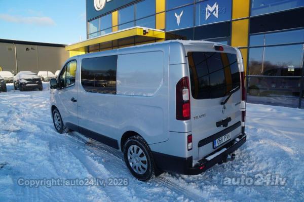 Pelēks Renault Trafic 2019 Tallina, ar dzinēja tilpumu 1.60 L un nobraukumu 112 tūkst. km par 19990 €, foto 4 vietnē AUTOMOTO.COM.LV