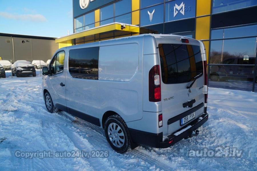 Pelēks Renault Trafic 2019 Tallina, ar dzinēja tilpumu 1.60 L un nobraukumu 112 tūkst. km par 19990 €, foto 4 vietnē AUTOMOTO.COM.LV