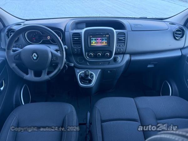 Grey Renault Trafic 2019 in Parnu, with an engine capacity of 2.00 L and mileage of 167 thousand km for 18750 €, photo 11 on AUTOMOTO.COM.LV