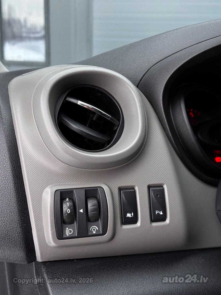 Серый Рено Трафик 2019 в Валга, объемом двигателя 1.60 л и пробегом 285 тыс. км за 10200 €, фото 30 на AUTOMOTO.COM.LV