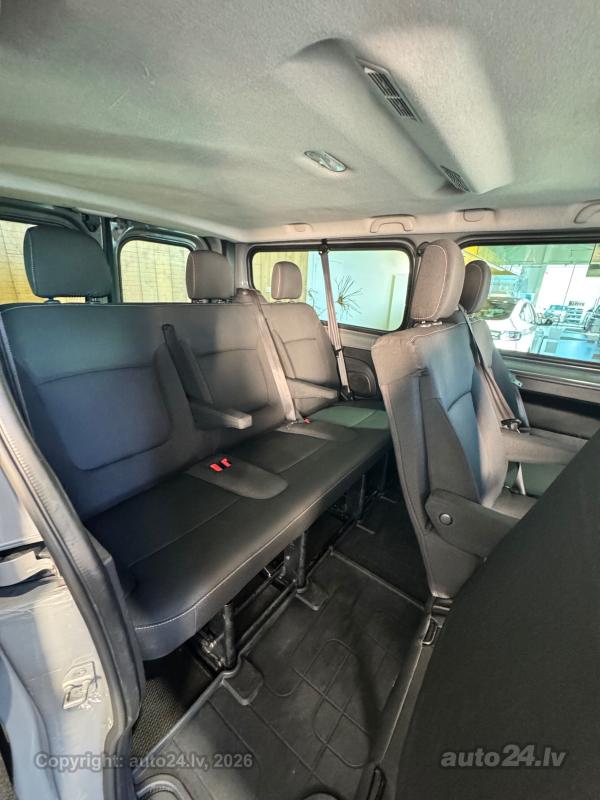 Grey Renault Trafic 2019 in Parnu, with an engine capacity of 1.60 L and mileage of 152 thousand km for 16900 €, photo 7 on AUTOMOTO.COM.LV