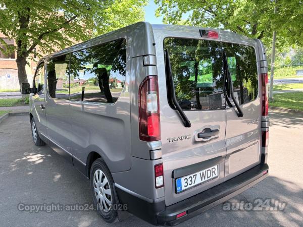 Grey Renault Trafic 2019 in Tallinn, with an engine capacity of 2.00 L and mileage of 203 thousand km for 16500 €, photo 6 on AUTOMOTO.COM.LV