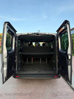 Grey Renault Trafic 2019 in Tallinn, with an engine capacity of 2.00 L and mileage of 203 thousand km for 16990 €, photo 15 on AUTOMOTO.COM.LV