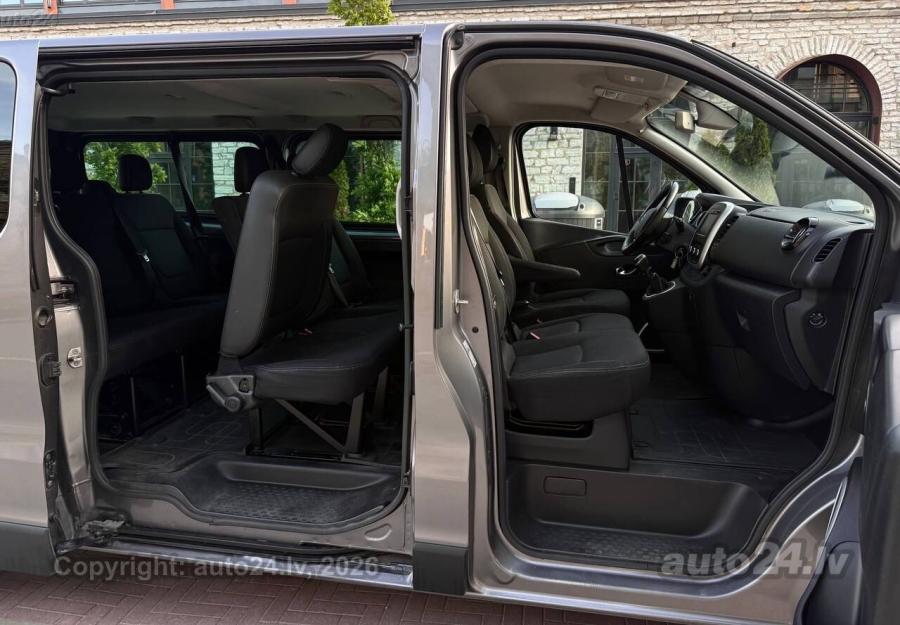 Grey Renault Trafic 2019 in Tallinn, with an engine capacity of 2.00 L and mileage of 203 thousand km for 16990 €, photo 16 on AUTOMOTO.COM.LV