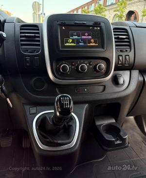 Grey Renault Trafic 2019 in Tallinn, with an engine capacity of 2.00 L and mileage of 203 thousand km for 16990 €, photo 26 on AUTOMOTO.COM.LV