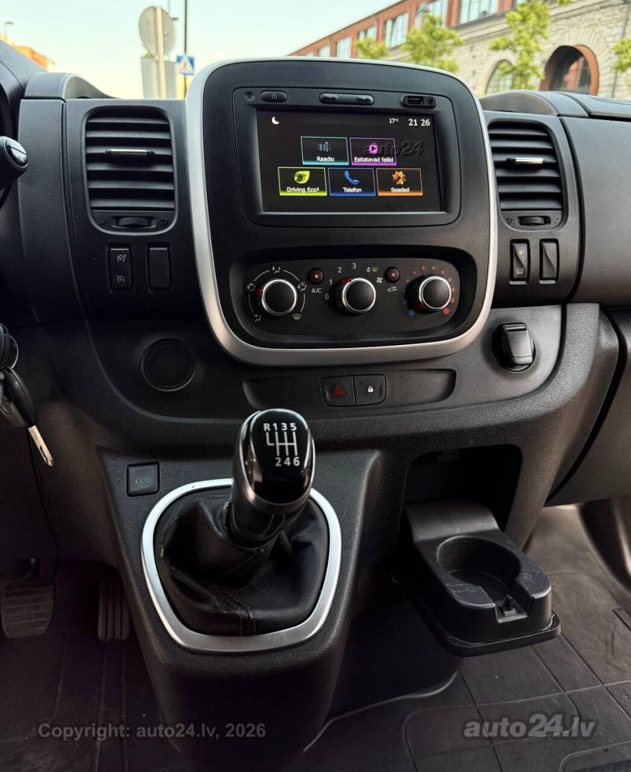 Grey Renault Trafic 2019 in Tallinn, with an engine capacity of 2.00 L and mileage of 203 thousand km for 16990 €, photo 26 on AUTOMOTO.COM.LV
