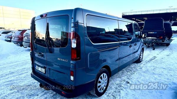 Grey Renault Trafic 2021 in Tallinn, with an engine capacity of 2.00 L and mileage of 241 thousand km for 19000 €, photo 6 on AUTOMOTO.COM.LV