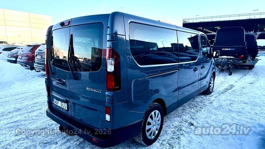 Grey Renault Trafic 2021 in Tallinn, with an engine capacity of 2.00 L and mileage of 241 thousand km for 19000 €, photo 6 on AUTOMOTO.COM.LV