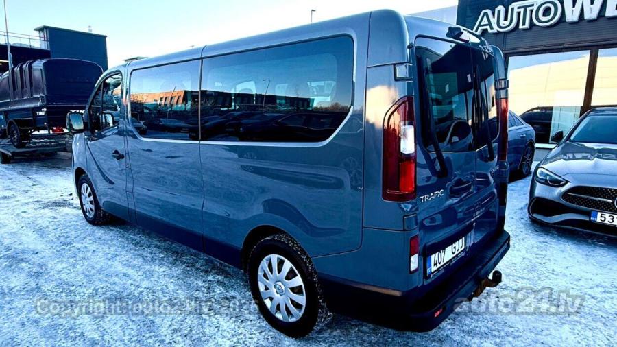 Grey Renault Trafic 2021 in Tallinn, with an engine capacity of 2.00 L and mileage of 241 thousand km for 19000 €, photo 8 on AUTOMOTO.COM.LV