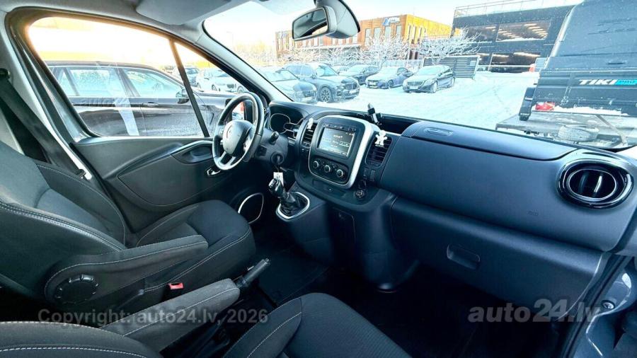 Grey Renault Trafic 2021 in Tallinn, with an engine capacity of 2.00 L and mileage of 241 thousand km for 19000 €, photo 19 on AUTOMOTO.COM.LV