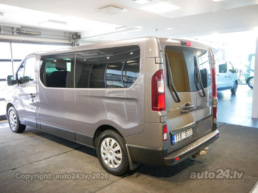 Pelēks Renault Trafic 2021 Tallina, ar dzinēja tilpumu 2.00 L un nobraukumu 68 tūkst. km par 24990 €, foto 4 vietnē AUTOMOTO.COM.LV