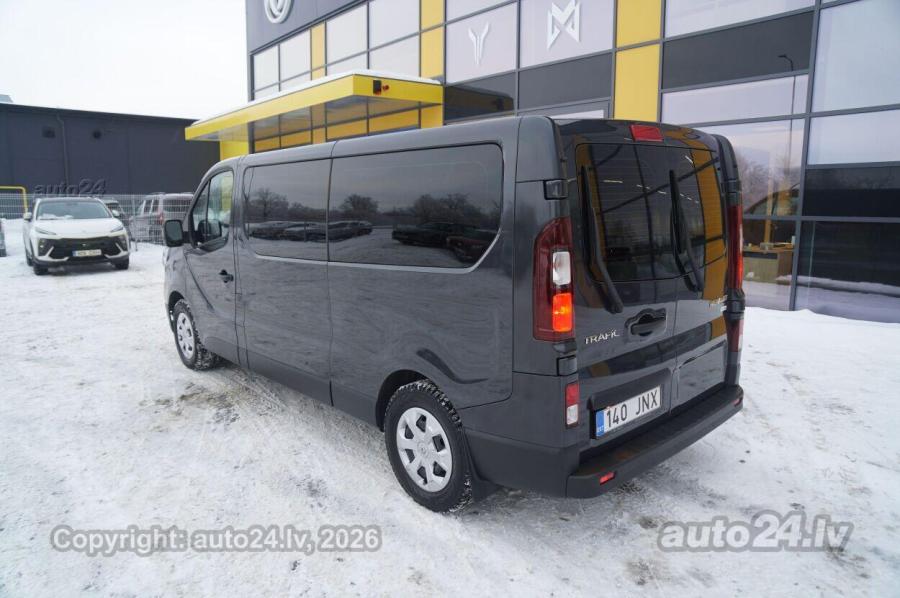 Pelēks Renault Trafic 2022 Tallina, ar dzinēja tilpumu 2.00 L un nobraukumu 37 tūkst. km par 28990 €, foto 4 vietnē AUTOMOTO.COM.LV