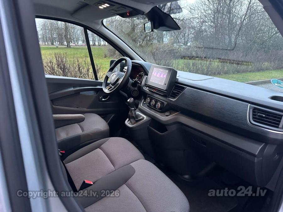 Grey Renault Trafic 2022 in Tallinn, with an engine capacity of 2.00 L and mileage of 284 thousand km for 23500 €, photo 15 on AUTOMOTO.COM.LV