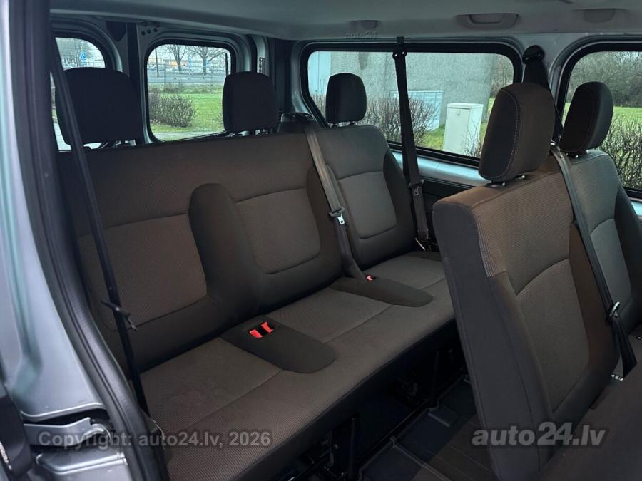 Grey Renault Trafic 2022 in Tallinn, with an engine capacity of 2.00 L and mileage of 284 thousand km for 23500 €, photo 18 on AUTOMOTO.COM.LV