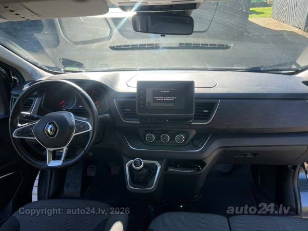 Grey Renault Trafic 2022 in Tallinn, with an engine capacity of 2.00 L and mileage of 83 thousand km for 28000 €, photo 5 on AUTOMOTO.COM.LV