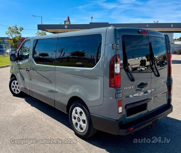 Grey Renault Trafic 2023 in Tartu, with an engine capacity of 2.00 L and mileage of 106 thousand km for 29790 €, photo 5 on AUTOMOTO.COM.LV