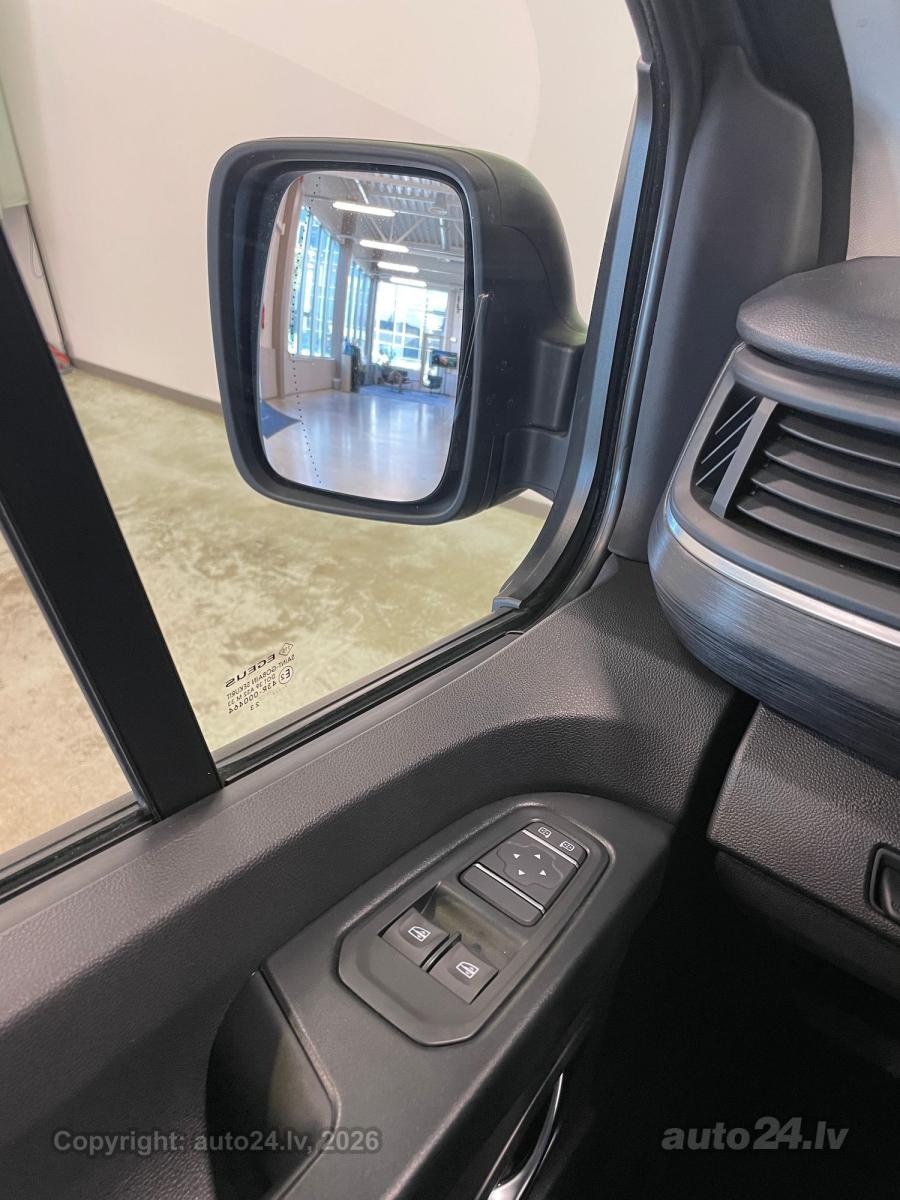 Pelēks Renault Trafic 2023 Tallina, ar dzinēja tilpumu 2.00 L un nobraukumu 15 tūkst. km par 31990 €, foto 18 vietnē AUTOMOTO.COM.LV