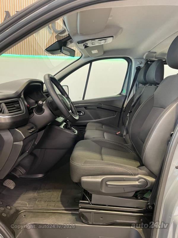 Grey Renault Trafic 2023 in Tallinn, with an engine capacity of 2.00 L and mileage of 15 thousand km for 31990 €, photo 11 on AUTOMOTO.COM.LV