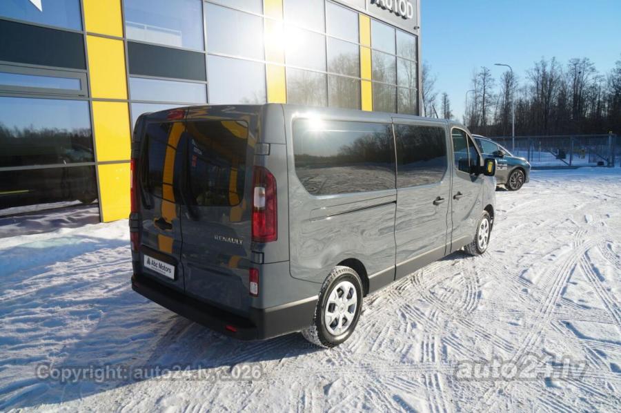 Grey Renault Trafic 2024 in Tallinn, with an engine capacity of 2.00 L and mileage of 76 thousand km for 31990 €, photo 2 on AUTOMOTO.COM.LV