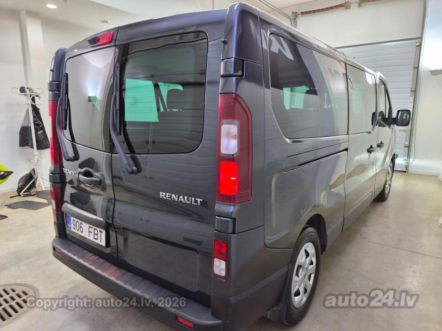 Grey Renault Trafic 2024 in Haapsalu, with an engine capacity of 2.00 L and mileage of 250 thousand km for 19999 €, photo 9 on AUTOMOTO.COM.LV