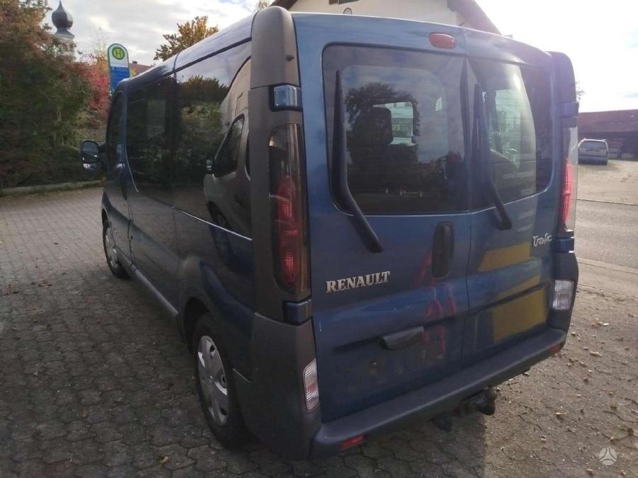 Renault Trafic 2005 in Utena, with an engine capacity of 1.87 L and mileage of 175 thousand km for 4950 €, photo 5 on AUTOMOTO.COM.LV