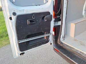 Renault Trafic 2019 in Taurage, with an engine capacity of 1.60 L and mileage of 100 thousand km for 8300 €, photo 17 on AUTOMOTO.COM.LV