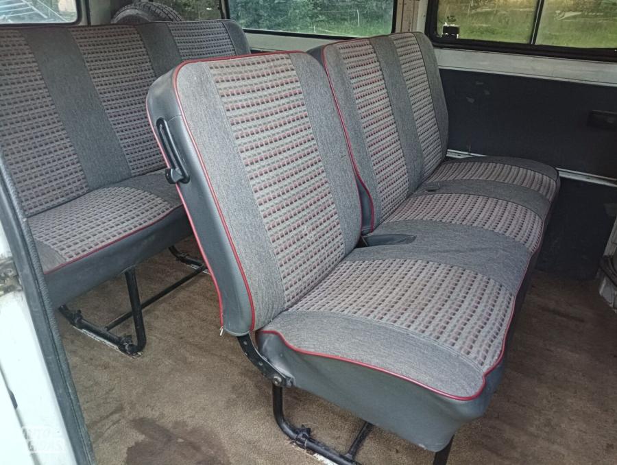 Renault Trafic 1992 in Joniskis, with an engine capacity of 2.50 L and mileage of 236 thousand km for 2500 €, photo 5 on AUTOMOTO.COM.LV