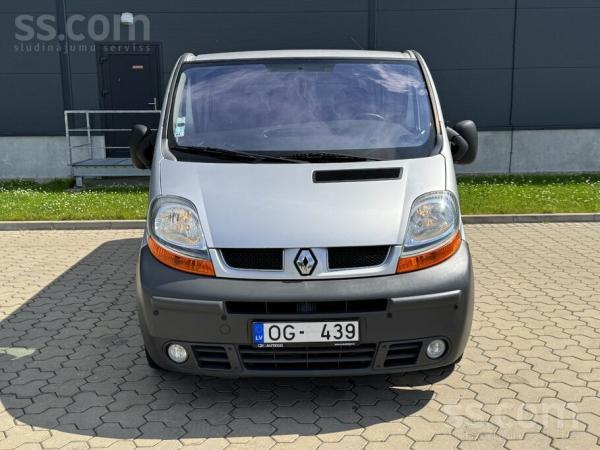 Renault Trafic 2005 in Riga, with an engine capacity of 2.50 L and mileage of 241 thousand km for 6350 €, photo 2 on AUTOMOTO.COM.LV