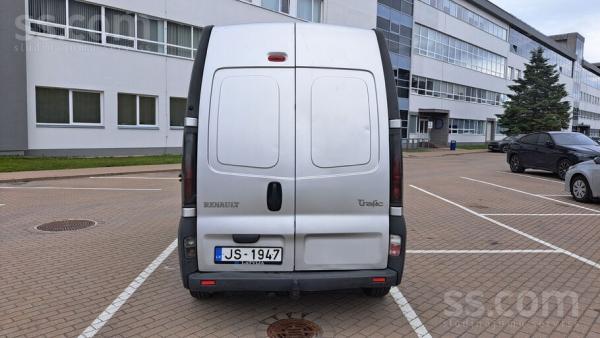 Renault Trafic 2005 in Riga, with an engine capacity of 1.90 L and mileage of 251 thousand km for 5900 €, photo 4 on AUTOMOTO.COM.LV