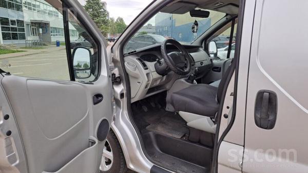Renault Trafic 2005 in Riga, with an engine capacity of 1.90 L and mileage of 251 thousand km for 5900 €, photo 10 on AUTOMOTO.COM.LV