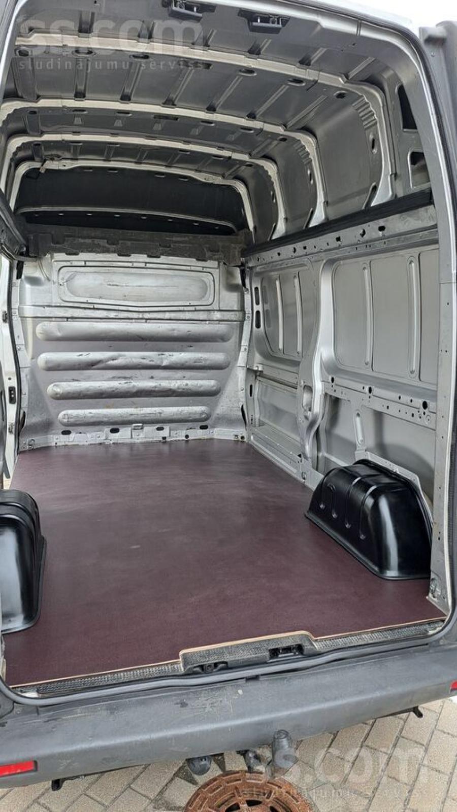 Renault Trafic 2005 in Riga, with an engine capacity of 1.90 L and mileage of 251 thousand km for 5900 €, photo 16 on AUTOMOTO.COM.LV