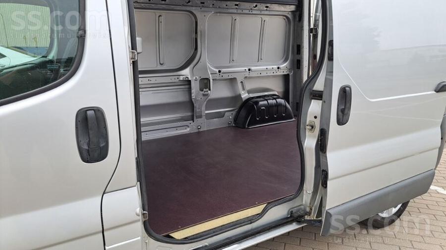 Renault Trafic 2005 in Riga, with an engine capacity of 1.90 L and mileage of 251 thousand km for 5900 €, photo 17 on AUTOMOTO.COM.LV