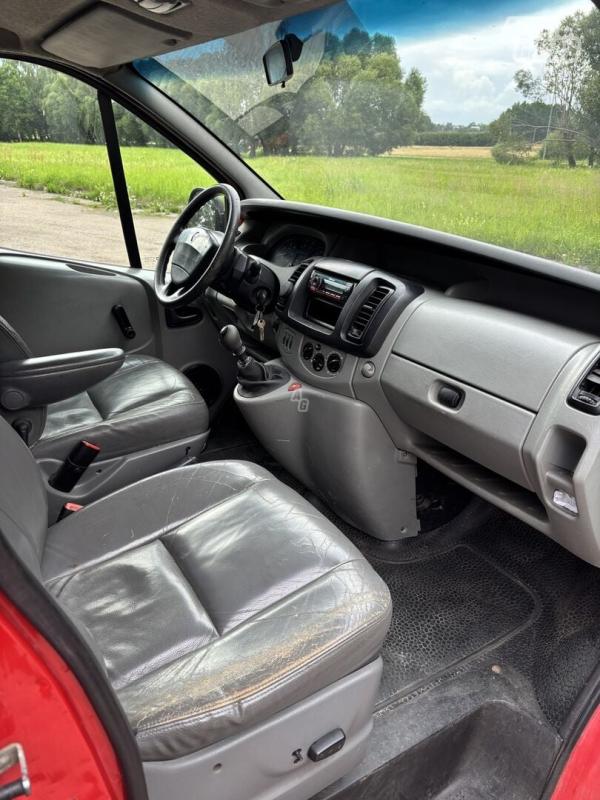Renault Trafic 2005 in Kelme, with an engine capacity of 1.90 L and mileage of 444 thousand km for 2800 €, photo 9 on AUTOMOTO.COM.LV